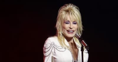 Dolly Parton loves 'everything' to do with Christmas ｜ BANG Showbiz English