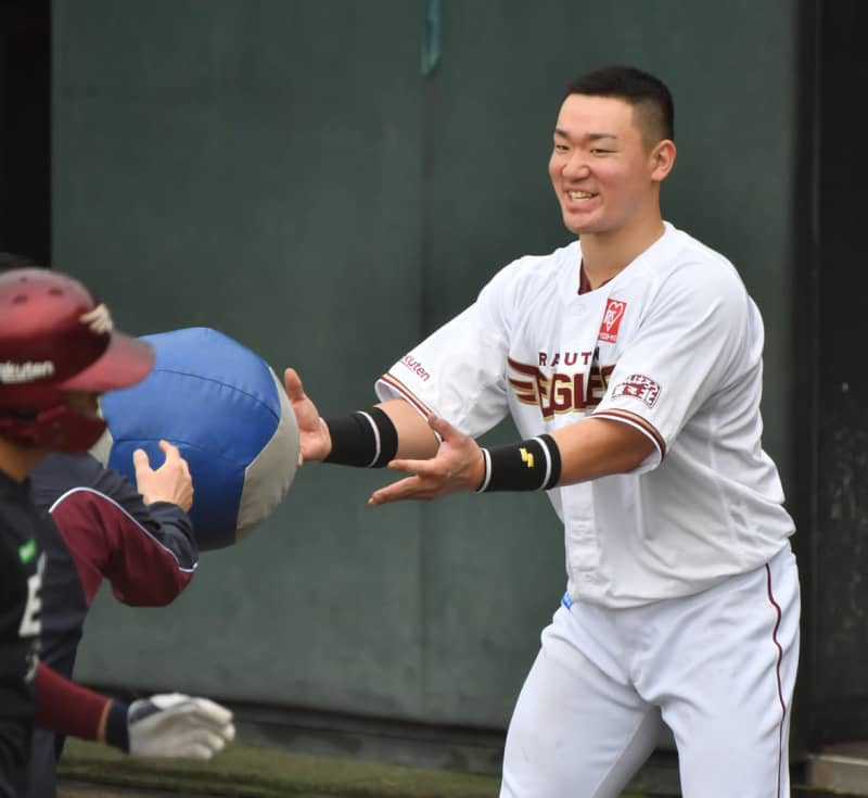 ⛺｜ 間近で見ると圧倒される打撃 楽天ドラ2安田悠馬あふれる規格外パワー - PORTALFIELD